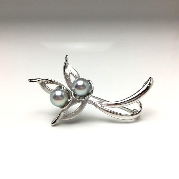 【発売日：2023年11月29日】送料無料 イソワパール イソワ 磯和パール 磯和真珠 磯和 　大変美しいアコヤ真珠ブローチです。テリ，艶も良く，素敵です。小振りで可愛いブローチです。強くお薦め致します。