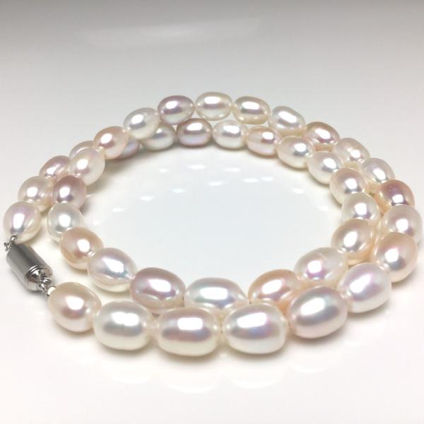 【発売日：2025年11月22日】イソワパール イソワ 磯和パール 磯和真珠 磯和 　大変美しい淡水真珠のマルチカラーネックレスです。優しいパステルカラーです。テリ，艶も良く，素敵です。お洒落アイテムの一つに加えてください。強くお薦め致します。