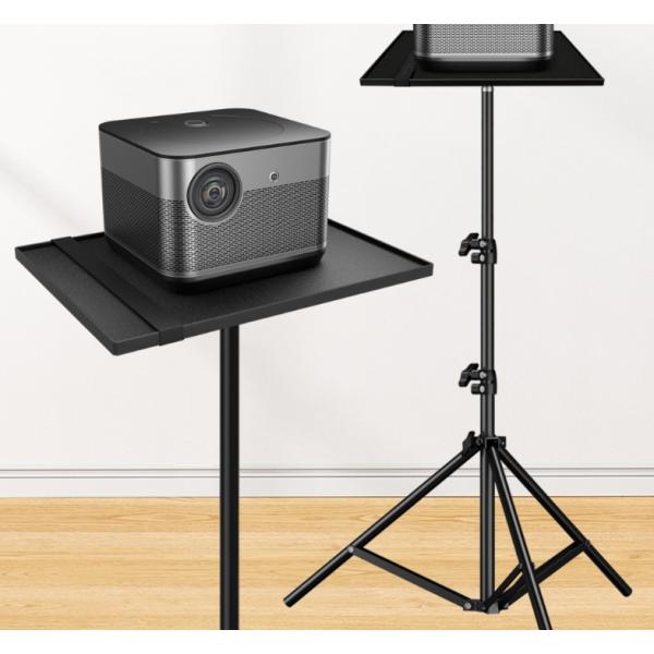 「高さ調節可能」このプロジェクター スタンドは55cm〜195cmまで3段階伸縮調整可能です。取り付けと分解が簡単で、楽に使用できます。「 アップデート版四脚式&amp;強化構造」高品質なアルミニウム合金で作られた四脚、縦38.5cm 横3...