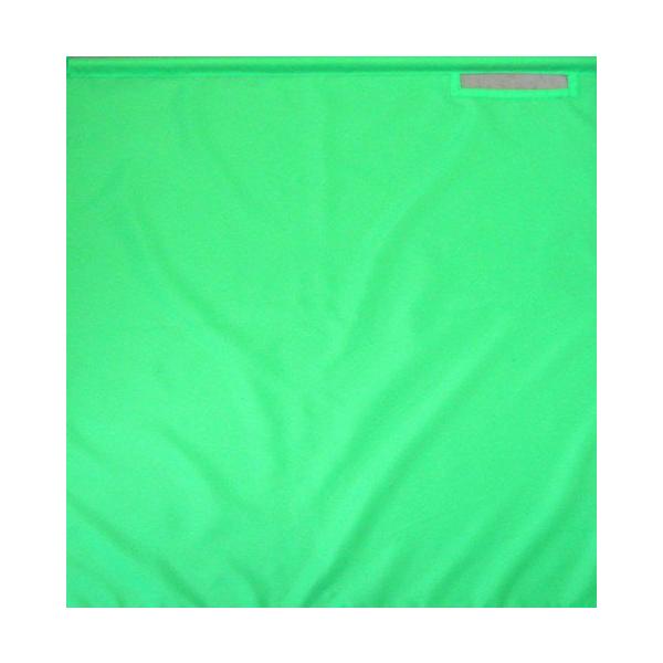 交通誘導安全旗　　　国産ポリエステル100％東洋紡アクリルコーティングで移行昇華なし　耐光堅牢度Ｎｏ1及び高強力「カチオン糸」にて引裂強度が優れます　サイズ70×70cm　旗棒付（白パイプ15Ф　88cm）パッカー止め