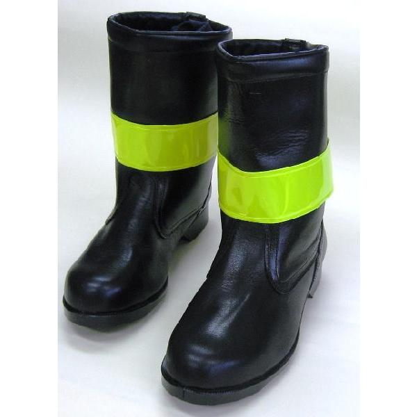 ドライバーの視線　　車のライトは下から光ります、つまり足元が最初に見えます、ここに反射材を装着すれば、かなり安全度はアップします　費用をかけずかなりの効果が期待できます！　　