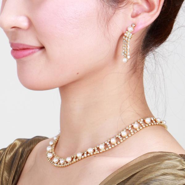 商品番号:FBMNE09【ネックレス＆イヤリング　レンタル】■ 品質：パール/ゴールド■ サイズ（約）：ネックレス/41cm　アジャスター/5cm　イヤリング/3．5cm※商品の色につきましては、お客様のご覧になられますパソコン機器及びモニ...