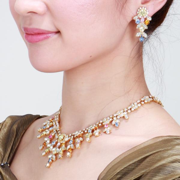 商品番号:FBMNE25【ネックレス＆イヤリング　レンタル】■ 品質：ゴールド/シルバー■ サイズ（約）：ネックレス/42cm　　イヤリング/3．5cm※商品の色につきましては、お客様のご覧になられますパソコン機器及びモニタなどの違いにより...