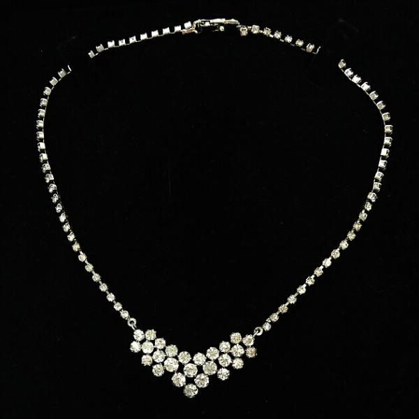 商品番号:FBMNE90【ネックレス　レンタル】■ 品質：シルバー■ サイズ（約）：ネックレス/42cm※商品の色につきましては、お客様のご覧になられますパソコン機器及びモニタなどの違いにより実際の商品素材の色と多少相違する場合もありますの...