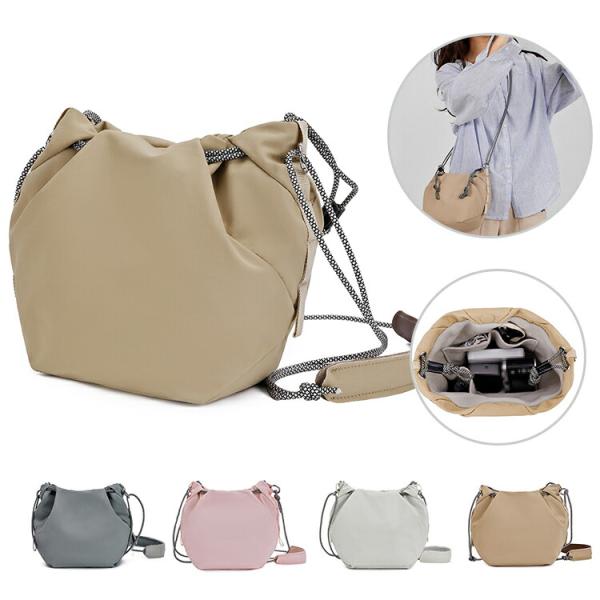 一眼カメラ本体と交換レンズや電源アダプターなどのアクセサリーが収納可能 ダブルズームキット一式の収納に最適なカメラバッグ パナソニック ルミックス DC-TZ99