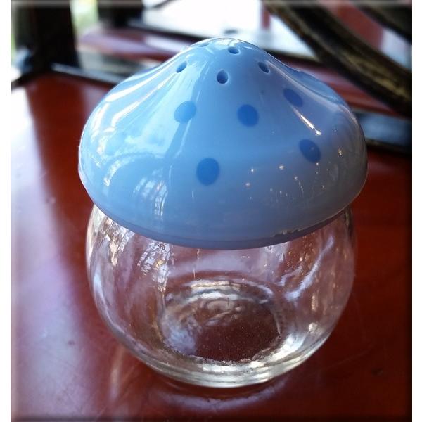 原産国：トルコ生産者：Solmaz Mercan社材質：ガラス、プラスチックサイズ：約 5.0×6.3×5.0 cm※限定入荷のアンティーク品！　実店舗との同時販売のためご希望の数量にお応えできない場合がございます。また、予告なく販売終了と...