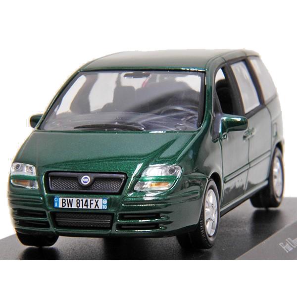 1/43ミニチュアモデル&amp;リーフレットのセット ※本品はブリスターパックされておりますが、パック自体はあくまでも輸送中の本体保護のためのケースとお考えください。非常に薄い材質のため、日本到着までの輸送中にケースや台座に歪み及び凹みが...