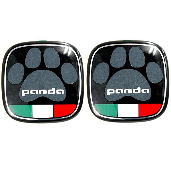 58mm(幅)×58mm(縦)なんとも可愛らしい熊猫の足跡をモチーフにしたサイドバッジ、2個セットです。フィアット 3代目パンダのBピラーに装着するための純正アクセサリーです。両面テープタイプなので装着も簡単。もちろん歴代Panda(パンダ...
