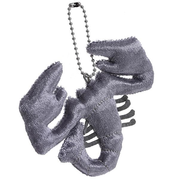 約110mmX110mmABARTHを象徴するスコーピオンが、ちょっぴりかわいらしい姿に大変身! 純正アクセサリーシリーズにラインナップされたスコーピオンのマスコットです。表面はシルバーグレーの柔らかな手触り。猛毒でピリッ、のスコーピオンの...