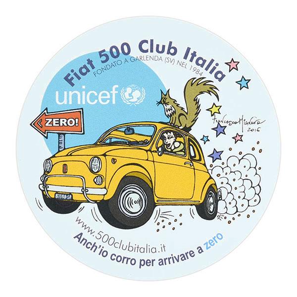 70mm(直径)FIAT 500 CLUB ITALIAがメンバー向けに製作したステッカーです。可愛らしい500のイラストと、オフィシャルパートナー、UNICEFのロゴが入っています。