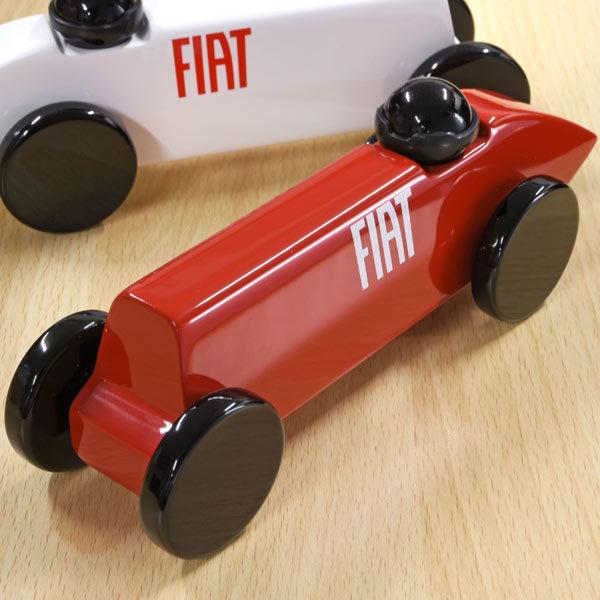 55mm(幅)×200mm(全長)×70mm(高さ)なんとも言えぬシンプルなフォルム、艶やかなカラーに身を包んで登場はFIATとスカンジナビアンデザインのコラボレーションによる1台、ストリームライナーです。PLAYSAM社は、スウェーデンの...