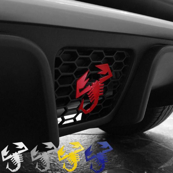 68mm(幅)×67mm(縦)色：レッド/イエロー/ブルー/グレー/ホワイトの5色※塗装にムラがありますことご了承ください。ABARTHといえばなくてはならないシンボル、スコーピオン。創始者Carlo Abarthの星座にちなむその由来はこ...