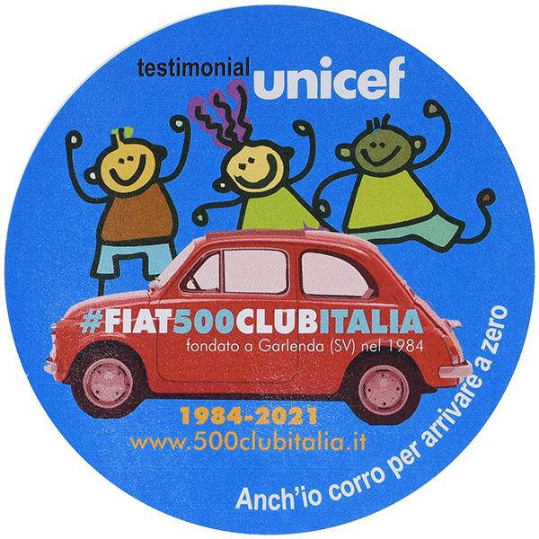 70mm(直径)FIAT 500 CLUB ITALIAがメンバー向けに製作したステッカーです。Nuova 500のサイドシルエットとともに可愛らしいイラストが描かれたステッカー、オフィシャルパートナー、UNICEFのロゴが入っています。