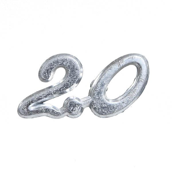 45mm(幅)×25mm(縦)※デッドストック品のため細かい傷がございます。お写真をご確認ください。戦前のグランプリカーTipo158 Alfettaの名を冠し、1972年にデビューしたAlfetta。トランス・アクスル&amp;ド・ディオ...