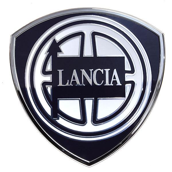LANCIA 2代目Ypsilon/MUSAリア用84mm(幅)×85mm(縦)※裏面には位置決めのためのピン付き。両面テープ装着タイプです。2代目Ypsilon、MUSA他のリアエンド用エンブレムです。84mm×85mmと、結構大きめです...