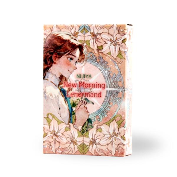 「ニュー・モーニング・ルノルマン」は、イギリスの伝統的なファンタジーアートと、どこか懐かしいヴィンテージテイストのイラストが調和した、全36枚のルノルマン・オラクルカードです。まるで“朝日に照らされた新しい世界”が広がるような光と温もりに満...