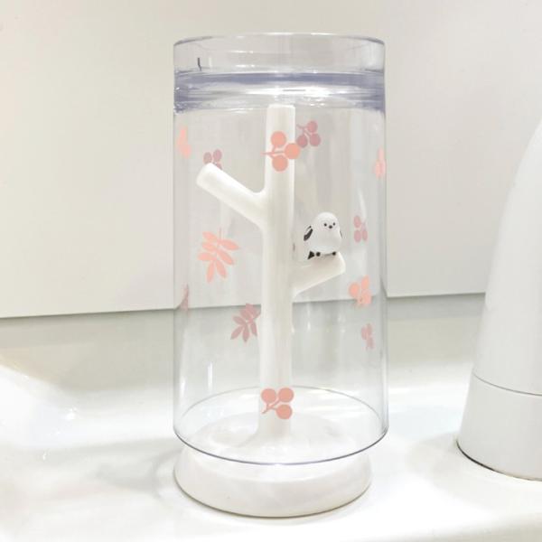 ●うがいコップとスタンドがセットになりました。●スタンドによりコップのふちが設置面と接触しない為、衛生的にご利用できます。●スタンドの枝の部分にリングなどを引っ掛けて、アクセサリースタンドとしてもご使用できます。■サイズスタンド：直径60×...