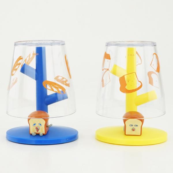 ●イエロー×1、ブルー×1、の2個セットです。●大人気のうがいコップ＆スタンドに、ミニサイズ(容量90ml)登場！●マウスウォッシュやうがい薬などの少量使用にぴったり。●小さなフィギュアがちょこんと座った、かわいいコップとスタンドのセットで...