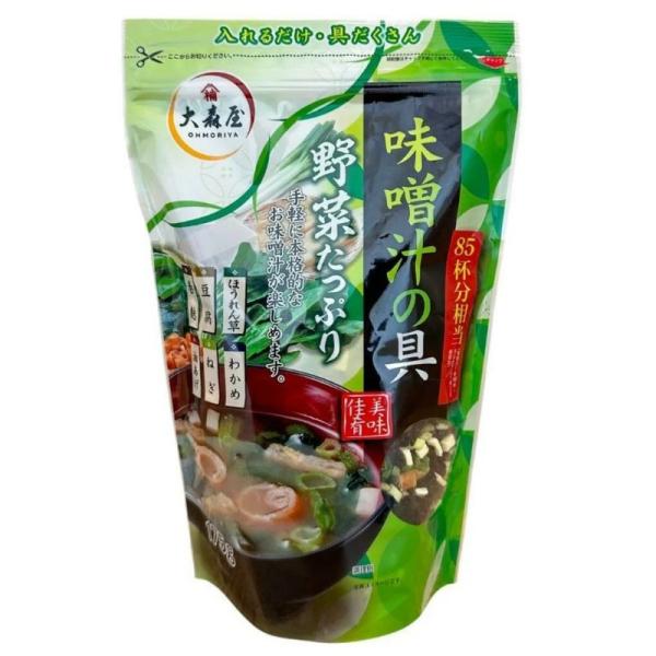 豆腐・わかめ・巻麩・油あげ・ねぎ・ほうれん草が入った具だくさんの味噌汁が簡単に出来ます。忙しい時やちょっと味噌汁が食べたい時にピッタリ175g入りの大容量で約85杯分の味噌汁が出来ます。本品は水戻しの必要はありません。
