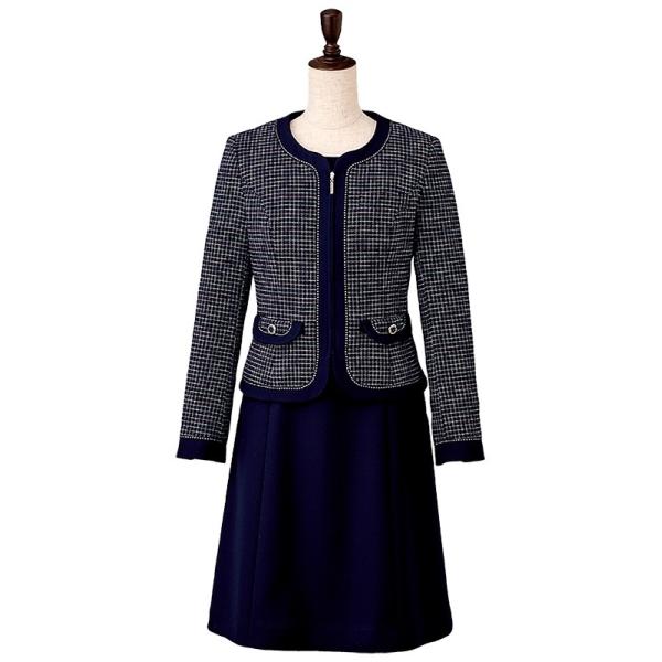 商品発送元：UNIPRO OFFICE WEAR｜ユニプロ オフィスウェアファッション・ブランド、レディース・婦人服、ジャケットImpressive Navyネイビーの華麗なる転身いつもは優等生みたいなネイビーが、華麗にドレスアップ。今まで...