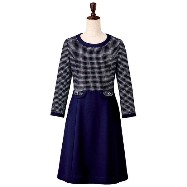 商品発送元：UNIPRO OFFICE WEAR｜ユニプロ オフィスウェアファッション・ブランド、レディース・婦人服、ワンピースImpressive Navyネイビーの華麗なる転身いつもは優等生みたいなネイビーが、華麗にドレスアップ。今まで...
