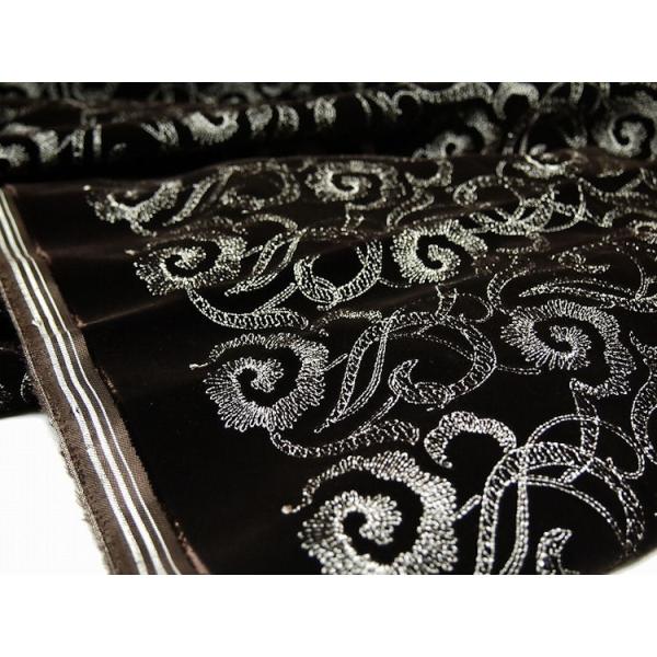 商品発送元：輸入生地ドットコムオートクチュール店様用参考表示価格　\98,000おもちゃ・ホビー・ゲーム、手芸・クラフト、生地・布唐草をモチーフに全体に刺繍を施してあります。細い白糸で線書きの様に刺繍、白色をやや控え気味に表現しております。...