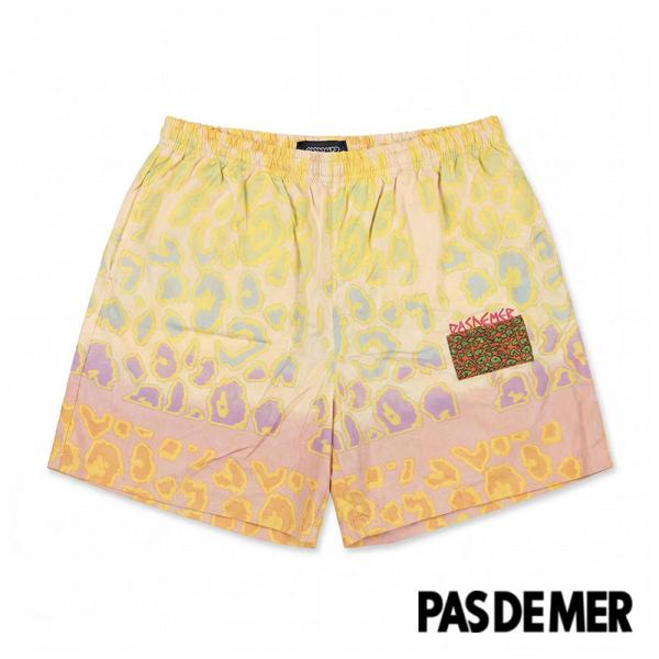 商品発送元：After Note （アフターノート）大阪 新世界ファッション・ブランド、カジュアル、メンズカジュアルウェア、パンツレギュラーフィットのナイロンショーツです。ライナーメッシュタイプのウエストはシャーリングで紐有りタイプ。グラデ...