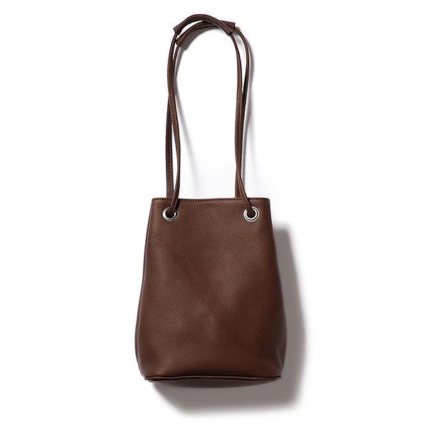 商品発送元：AMATERAファッション・ブランド、メンズ・紳士服【MR.OLIVE EOI オリジナルWPレザー】Aランクの牛革を使用しソフトな質感に仕上げたシレザー。独自の特殊加工によりフッ素を革の繊維に定着させる事で「吸水率約80%低下...