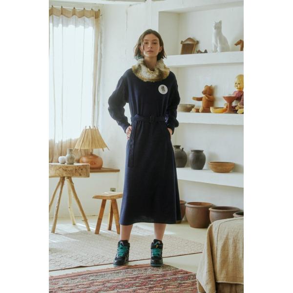 商品発送元：AMATERAファッション・ブランド、メンズ・紳士服襟元にリアルなエコファーを使用したコートのような雰囲気をもったウールワンピース。綺麗なシルエットで一枚で着ても、インナーとしても存在感たっぷりに使えるアイテムです。※ユニセック...