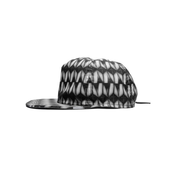 商品発送元：AMATERAファッション・ブランドBCB REVERSIBLE CAP [JOHN125]インドネシアのアパレルブランドBERAKとのコラボライン。リバーシブル仕様のCAP。裏側となるリフレクターはストロボなどに過剰に光るので...