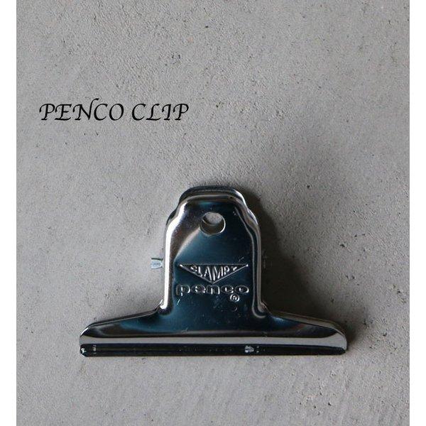 商品発送元：ambienceファッション・ブランドPENCOのクリップボードO/Sのクリップ部分のみをイメージして装い 新たに中央にオリジナルロゴを型押した「クランピークリップ」です。 たかがクリップ、されどクリップ。 わかる人にはわかるこ...