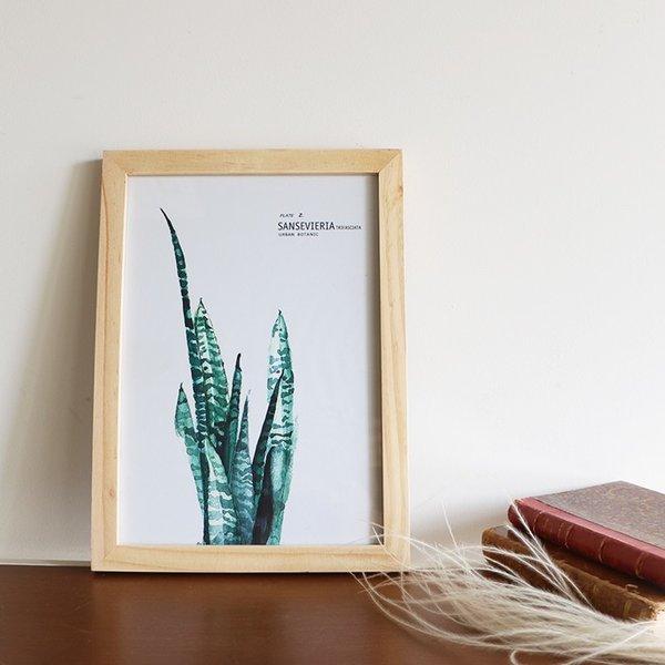 商品発送元：ambienceファッション・ブランドパイン材を使用したA4サイズの木製フレーム。シンプルなフレームなので、お好きなポスターや絵画、カレンダーを挟むだけで素敵な印象に変わります。立てかけたり、フックに上部の留め具を掛けてりと、お...