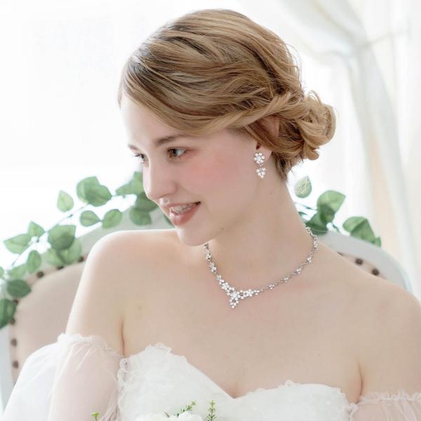 商品発送元：ANNAN WEDDINGジュエリー・アクセサリー、ジュエリー・アクセサリー、ヘアアクセサリーWEDDING ACCESSORY最高級クリスタルガラスのストーンで華やか ネックレスセット　 FN11DESING品の良いVラインネ...