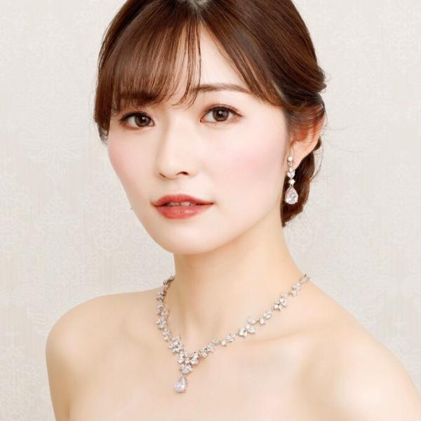 商品発送元：ANNAN WEDDINGジュエリー・アクセサリー、ジュエリー・アクセサリー、ネックレス、キュービック・ジルコニアWEDDING ACCESSORY深いVラインのジルコニア ネックレス  ジルコニア ネックレス TL059 DE...