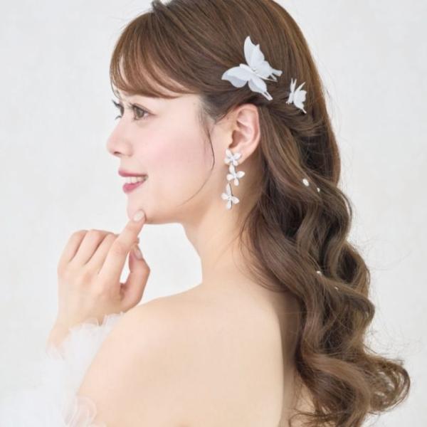 商品発送元：ANNAN WEDDINGバッグ・靴・小物WEDDING ACCESSORYグリッターのようなきらめきの蝶々モチーフ ブライダルイヤリング/ピアス　蝶々　CR139DESIGN大人氣商品!軽やかに揺れるバタフライモチーフでトレン...