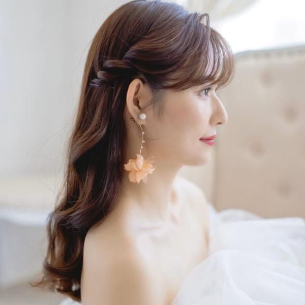 商品発送元：ANNAN WEDDINGバッグ・靴・小物WEDDING ACCESSORY3色違いで楽しめる360度可愛いデザイン 《ゼクシィ 雑誌　》にてご掲載いただきました。ウェディングイヤリング/ピアス　ME201DESIGN張りのある...