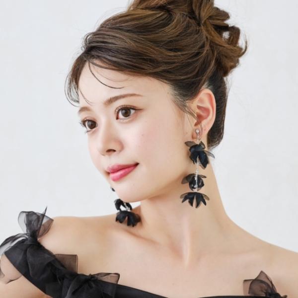 商品発送元：ANNAN WEDDINGバッグ・靴・小物WEDDING ACCESSORYスッキリ縦長でシャープな揺れ感&amp;#9825; ブラックイヤリング/ピアスME230DESIGNブラック×シルバーのキレのあるデザインがおしゃれな...