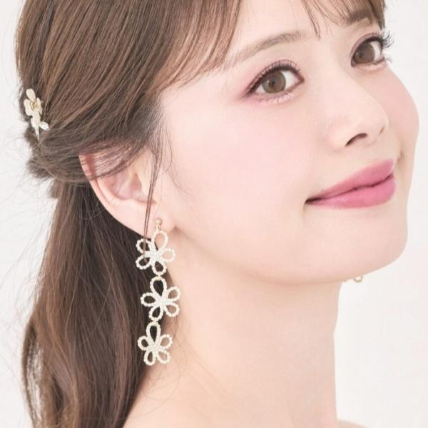 商品発送元：ANNAN WEDDINGバッグ・靴・小物WEDDING ACCESSORY今っぽさのあるお花ラインモチーフ          揺れるお花イヤリング／ピアス ME342DESIGN可愛らしいフォルムの3連の花イヤリング／ピアス。...