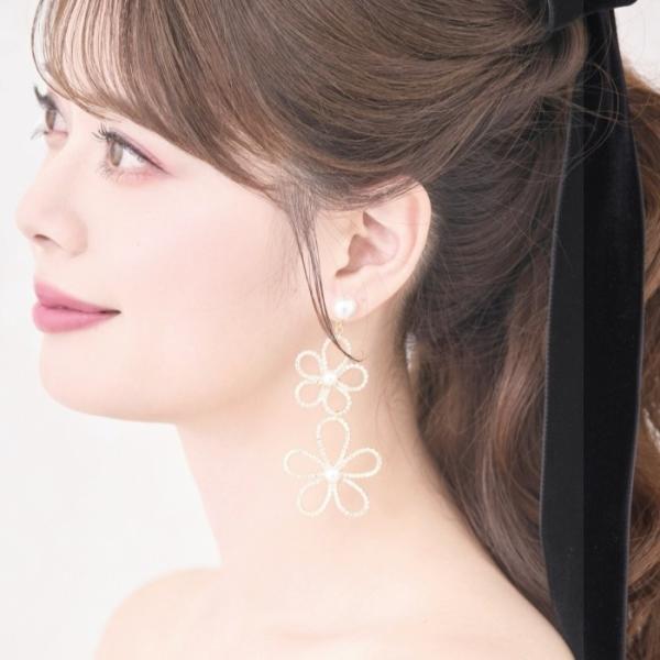 商品発送元：ANNAN WEDDINGバッグ・靴・小物WEDDING ACCESSORY            お花とパールイヤリング/ピアス　ME346DESIGNお花とパールがついたダブルモチーフウェディングイヤリング/ピアス。 繊細な...