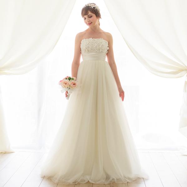 商品発送元：ANNAN WEDDINGバッグ・靴・小物WEDDING DRESSガーリーなフラワーAラインドレス   Aライン　ウェディングドレス　A1317L【ネット限定商品】【返品・交換不可】レース地に立体感のあるフラワーをあしらった女...