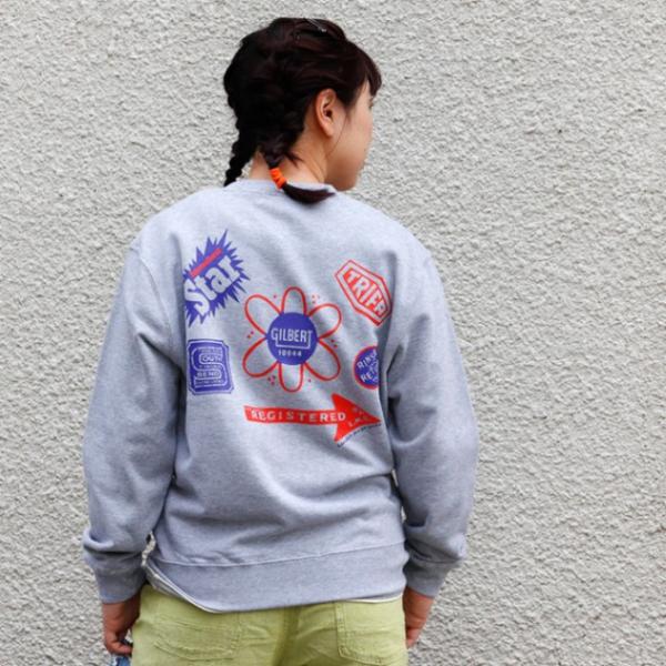 商品発送元：Asrabbit OnlineShopファッション・ブランド、レディース・婦人服、カットソー、長袖背中にプリントいっぱいデザイン！サラッとした肌ざわりが特徴の綿100％の裏毛トレーナーです。背中にいっぱいプリントのデザインが目を...