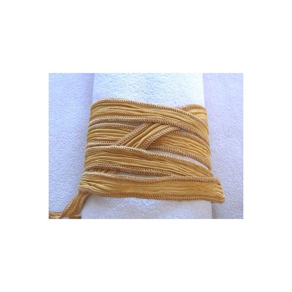 商品発送元：Bead Soup　(ビードスープ)シルク。　長さ約85cm、幅約13?。おもちゃ・ホビー・ゲーム、手芸・クラフト、ビーズHand dyed silks渋い芥子色。長さ約85cm、幅約1.3?。生地　シルク全体に自然なシワがあり...