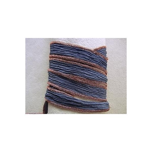 商品発送元：Bead Soup　(ビードスープ)シルク。長さ約85cm、幅約1.3cm。おもちゃ・ホビー・ゲーム、手芸・クラフト、ビーズHand dyed silks　"Storm Blue/Copper edges"ブルーグレイにカパーの...