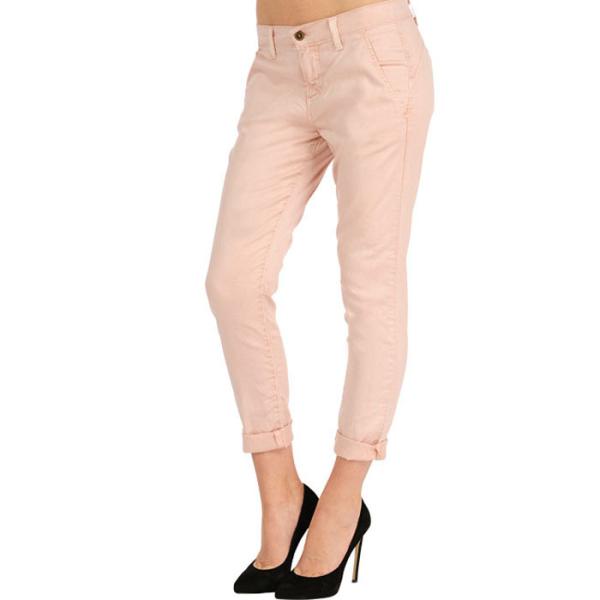 商品発送元：Blue Addictファッション・ブランド、カジュアル、レディースカジュアルウェア、ジーパン、ロールアップ程よいルーズ感がキュートなクロップドチノモデル。ゆとりを持たせながらも全体的なシルエットは細身で裾に向かったテーパードが...
