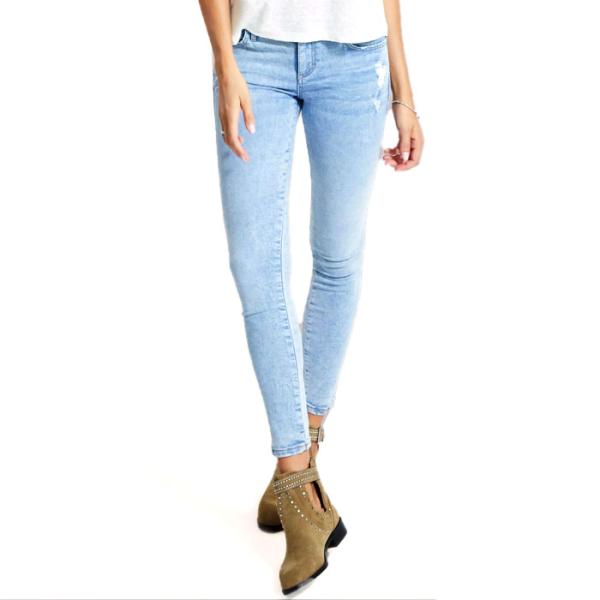商品発送元：Blue Addictファッション・ブランド、カジュアル、レディースカジュアルウェア、ジーパン、美尻Siwyの中でも最も人気の高いクロップドスキニー。細身のラインと美しいシルエットが特徴です。バックポケットには特有のマークでキュ...