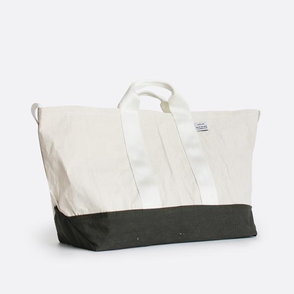 商品発送元：DUPON35バッグ・靴・小物、バッグBRAND INFO ブランド紹介PUEBCO(プエブコ)は日常と非日常の境界をインテリアとして空間に描き出すデザインプロダクト。ユニークな発想を持ちながらも上品で美しい美術品のようなアイテ...