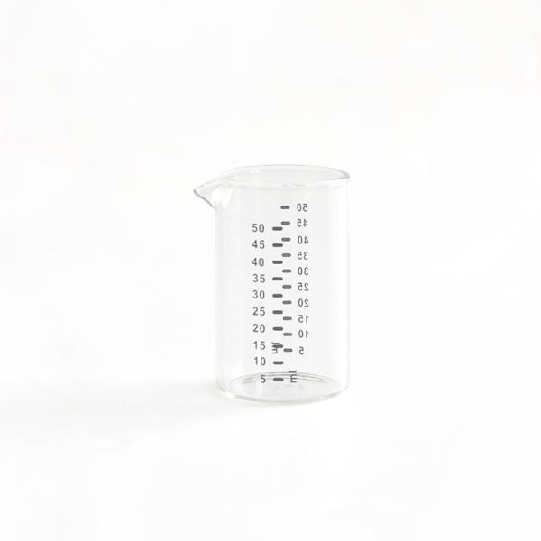 商品発送元：DUPON35その他ITEM INFO アイテム紹介1903年創業、ドイツのWEIS（ヴァイス）社がつくる耐熱ガラス製のメジャーカップ。無駄を削ぎ落としたビーカーのような佇まいは、プロの現場でも愛される確かな品質の証です。数字と...