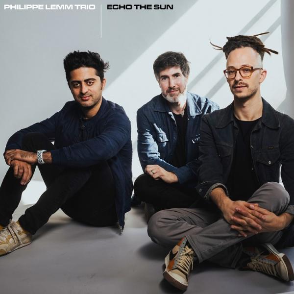 商品発送元：Clara MusicCD・DVD・楽器オランダ出身、NYで活躍するドラマ−がリーダーのピアノトリオ2024年作品。太陽の輝きをテーマにした本作は、つかの間の瞬間の美しさと時間の循環性を讃えながら、伝統的なジャズからプログレッシ...