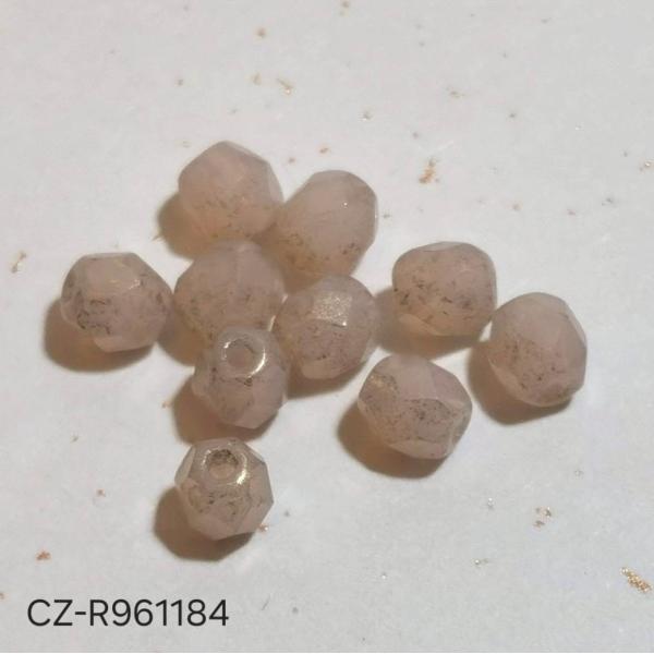 商品発送元：COSJWE in Lokiフラワー・ガーデニングチェコ・ボヘミア地方の伝統あるガラス工芸から生まれた、上質なチェコビーズ。透明感のある発色と、やわらかな光沢が特徴で、シンプルなデザインにも深みを与えてくれます。一粒一粒にわずか...