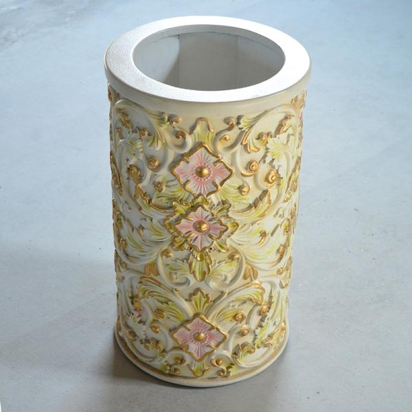 商品発送元：輸入家具チェンエン・ジャパン生活・インテリア・文具、キッチン雑貨・小物用品サイズ：27ｘ27ｘH46cm <br>内径：19.7x19.7cm<br>無垢材で作ったハンドメイドのロココ調傘立てです。&lt...